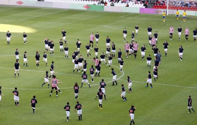 How to improve spatial awareness in soccer - Football & Soccer Coaching ...