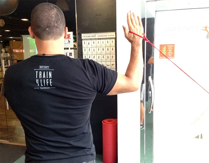 Sports Injury Bulletin - Diagnose & Treat - Subscapularis: the key to ...